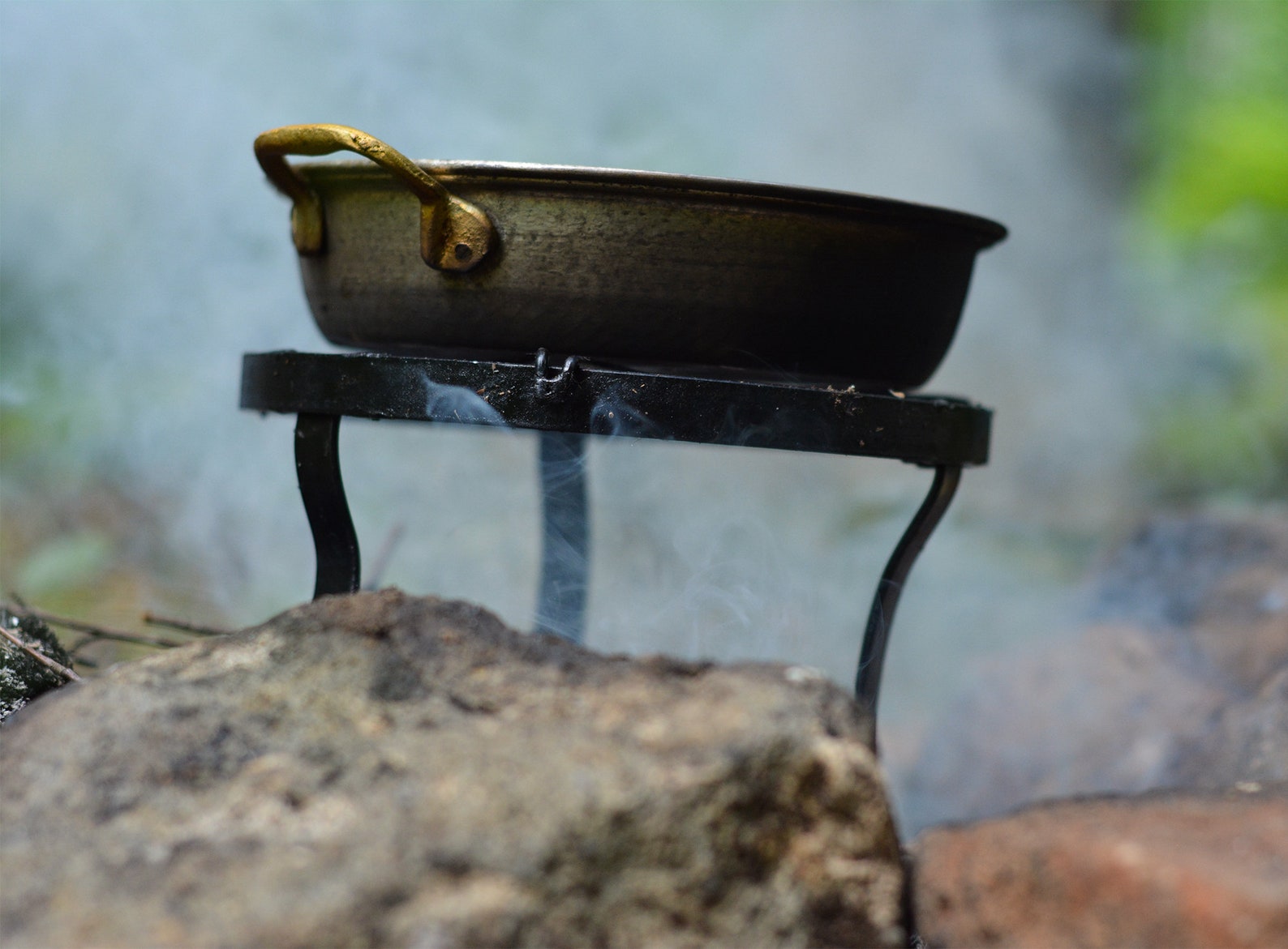 Alaska Bushcraft Grill With Carrying Case. Diameter is 20 Cm (8 ...