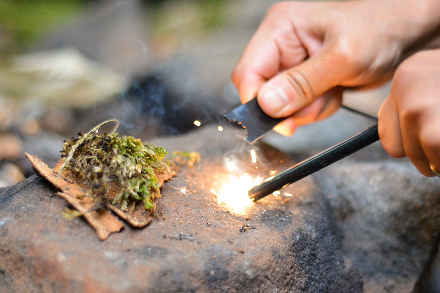 Magnesium Fire Starter With Striker. up to 10,000 Strikes. Bushcraft ...