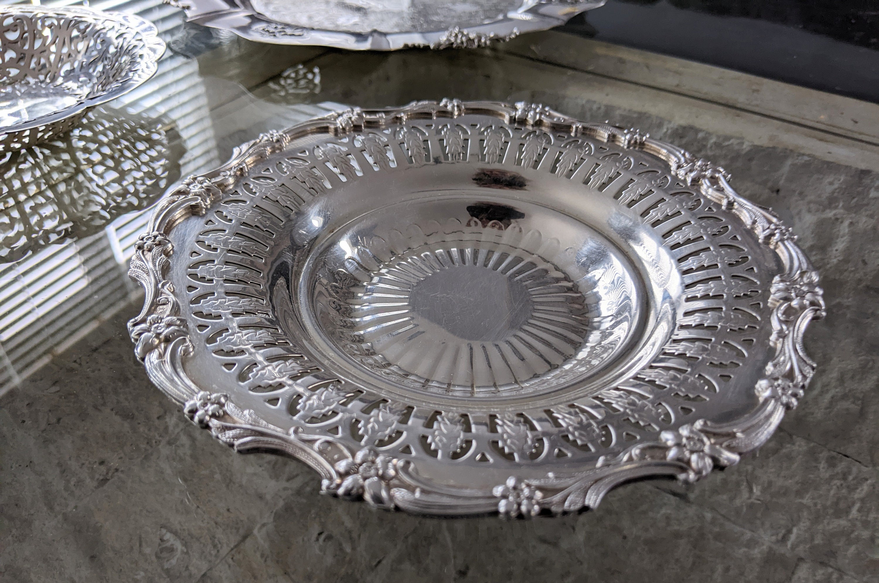 4 Silver Plated Plates Tray Dishes Victorian Pierced Plate Essay Canada ...