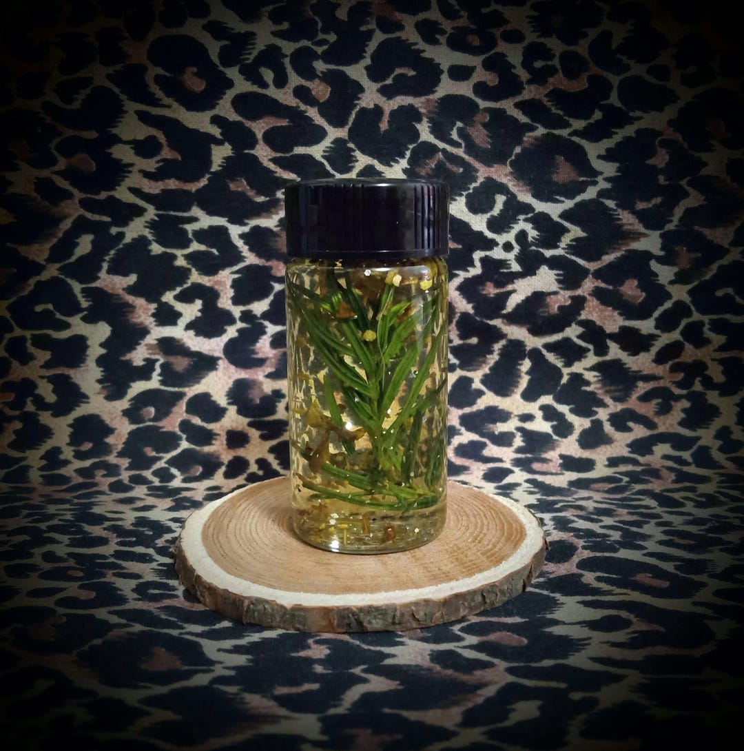 MISTLETOE | Winter Solstice Magick | Ritual Oil | Magick Curio | Spirit ...