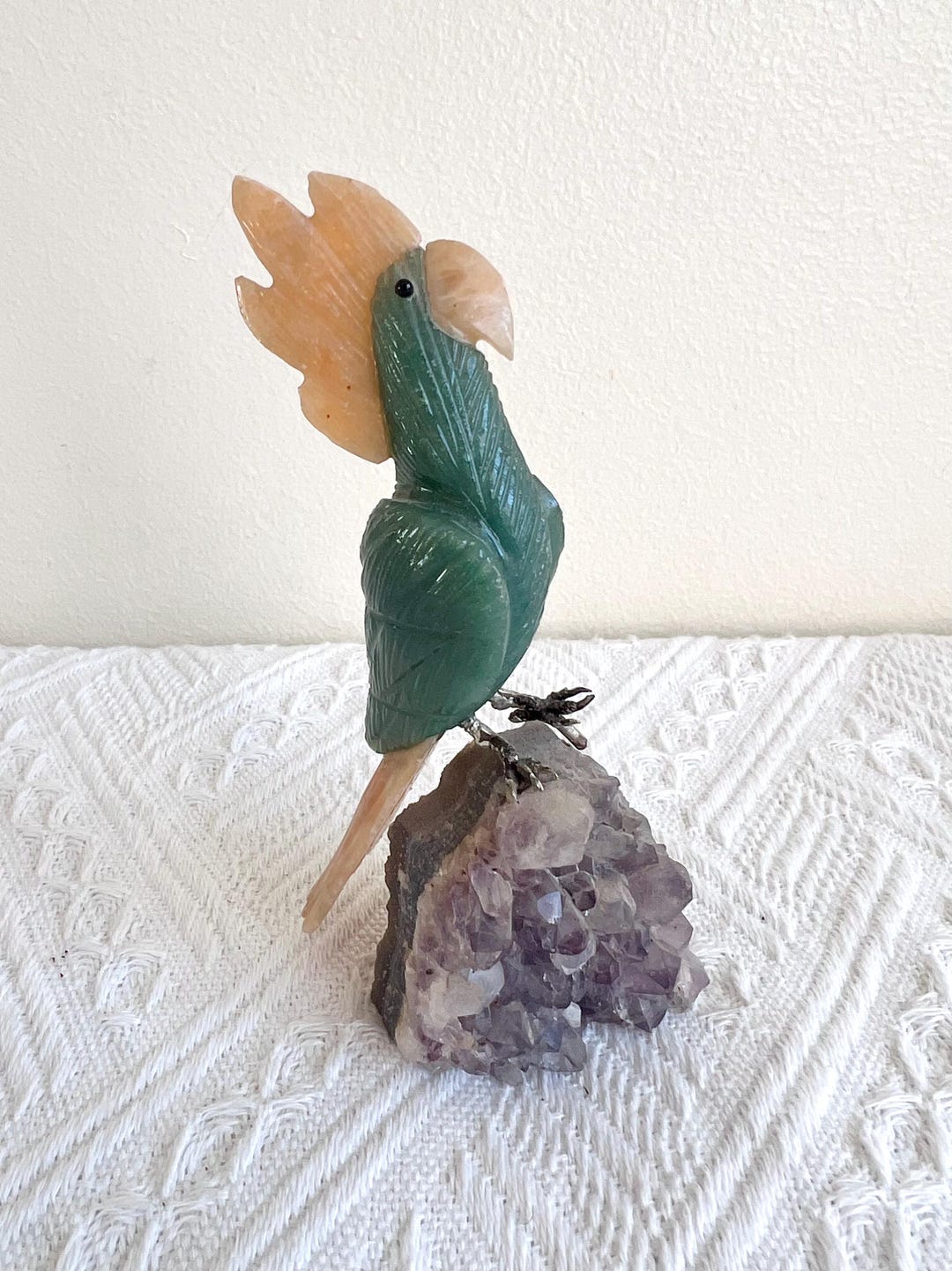Vintage Brazilian Carved Agate Quartz Gemstone Parrot on Amethyst Base ...