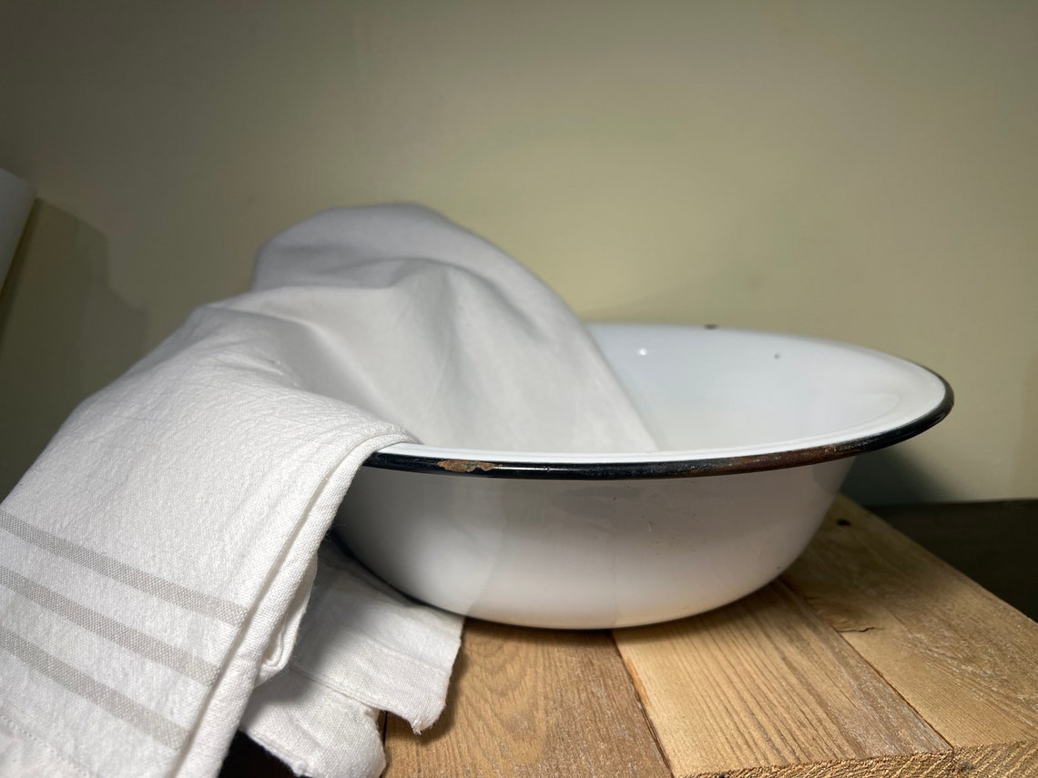 Farmhouse Enamelware Wash Basin - Etsy