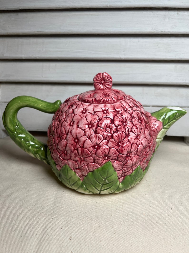 Vintage Hydrangea Tea Pot - Etsy
