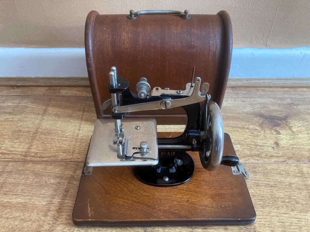 Vintage LEAD MK1 Miniature Toy Chain Stitch Sewing Machine C.1930'3/40 ...