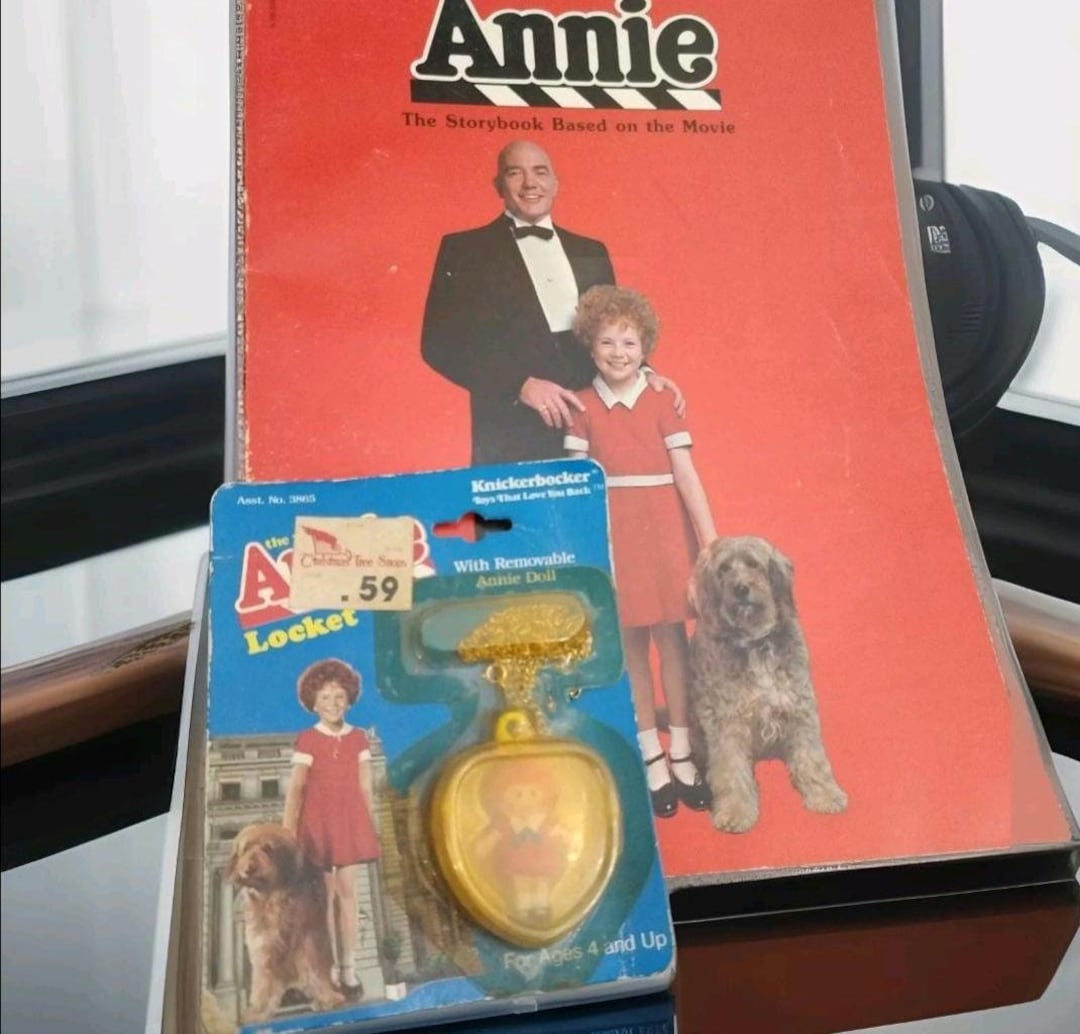 Vintage 1982 Annie Locket Knickerbocker and the Story Book Based on the ...