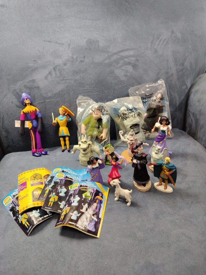 Lot 15 Disney's Hunchback of Notre Dame Toy Set Burger King 1996 Happy ...