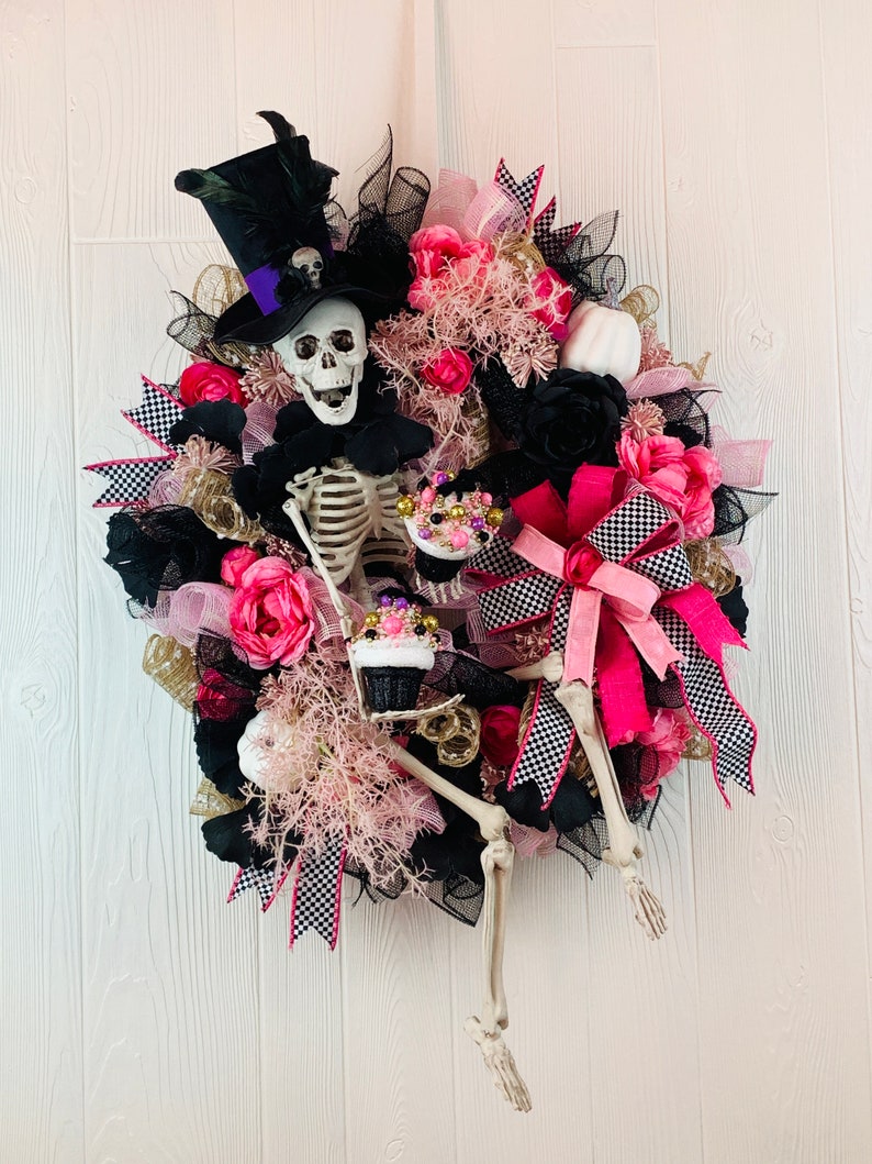 Spooky Wreath, Scary Wreath, Skull Wreath, Gothic Wreath, Pink ...