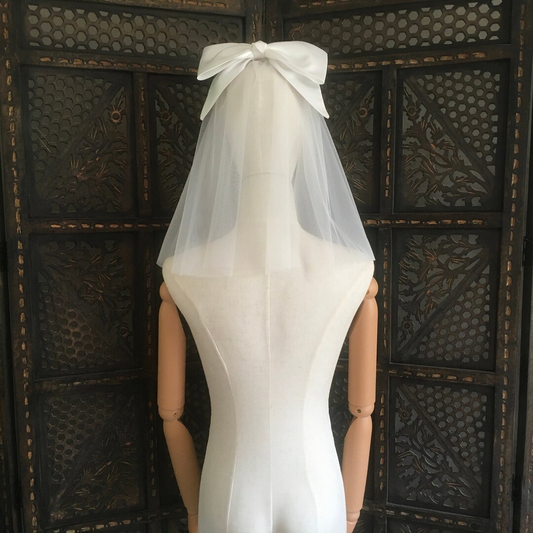 MEG, Mini Bow Veil, Gathered Bow Veil, Cut Edge Short Veil - Etsy