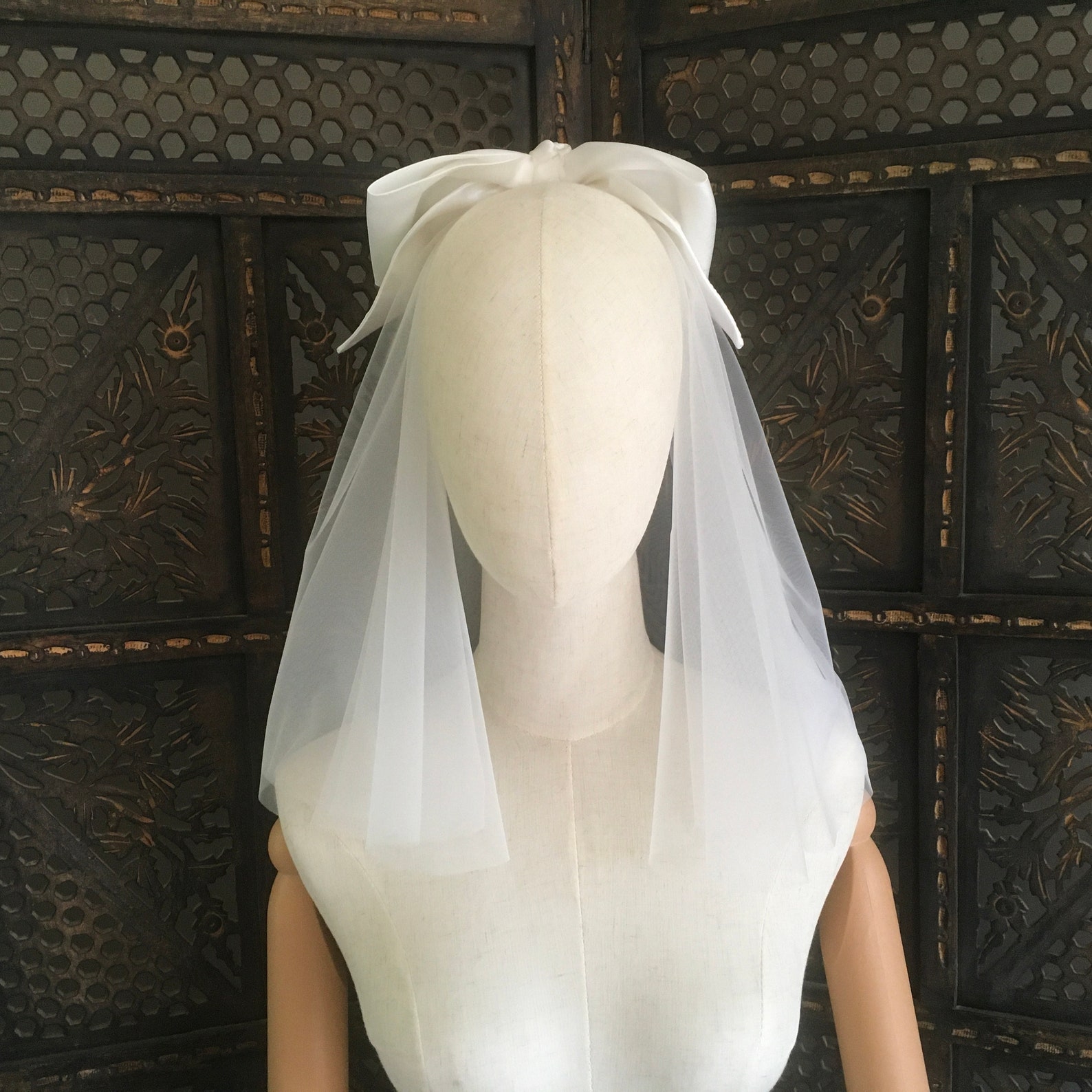 MEG, Mini Bow Veil, Gathered Bow Veil, Cut Edge Short Veil - Etsy