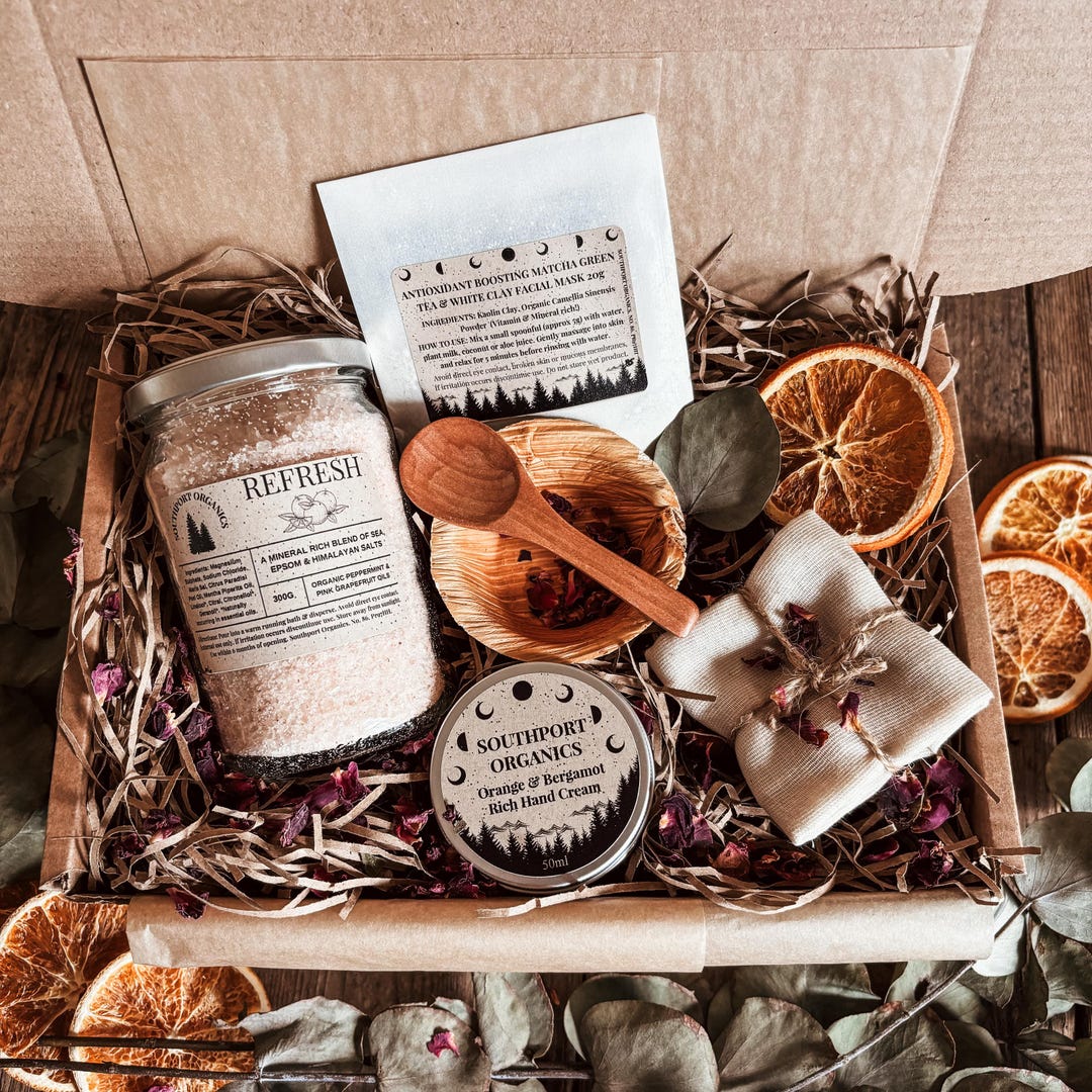 Wellbeing Gift Set, Refreshing Aromatherapy Bath Soak, Clay Facial Mask ...