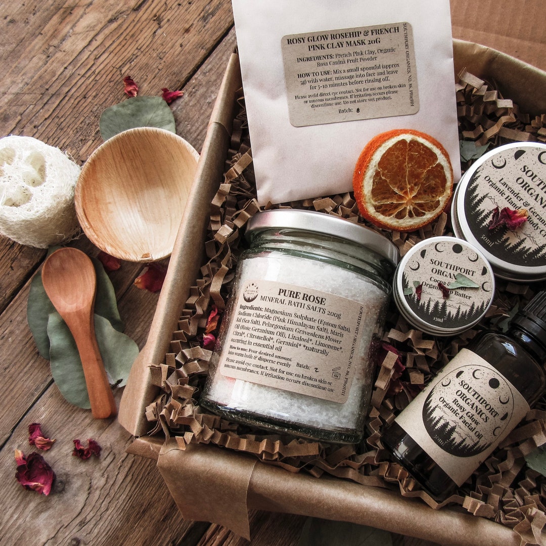 Deluxe Spa Gift Box With Bath Salts, Facial Skincare Mask, Luxury ...
