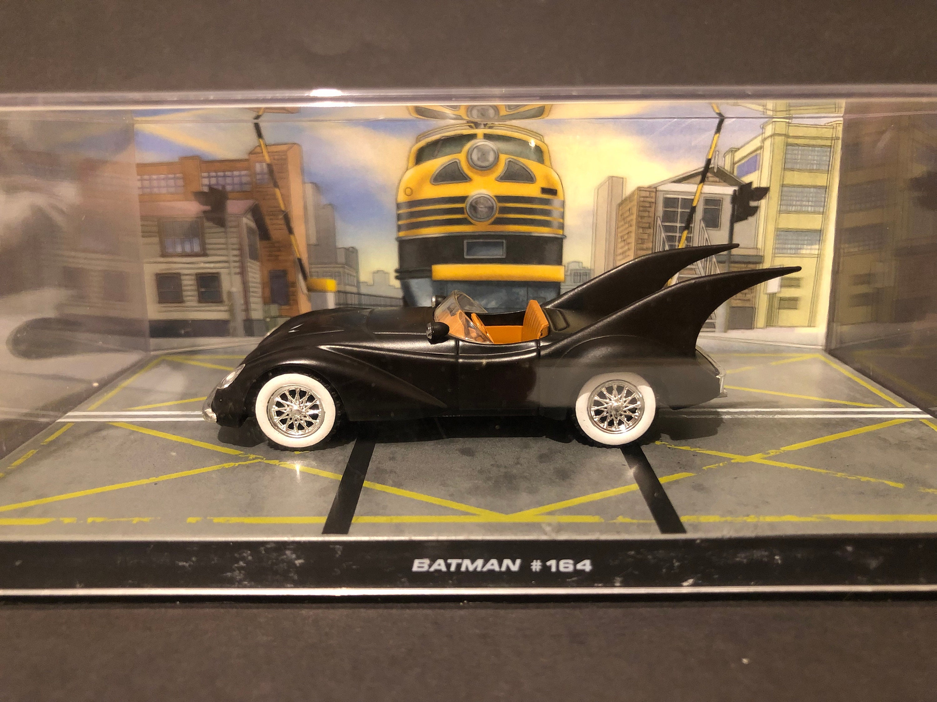 Eaglemoss Collection /DC Comics Batmobile Batman 164 in Clear Display ...