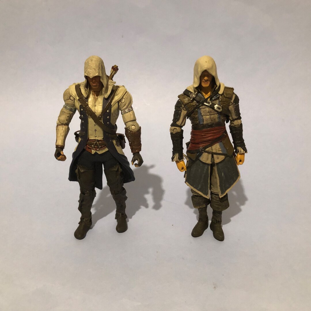 Neca Assassins Creed Conner and Edward Kenway Posable Figures , Made ...