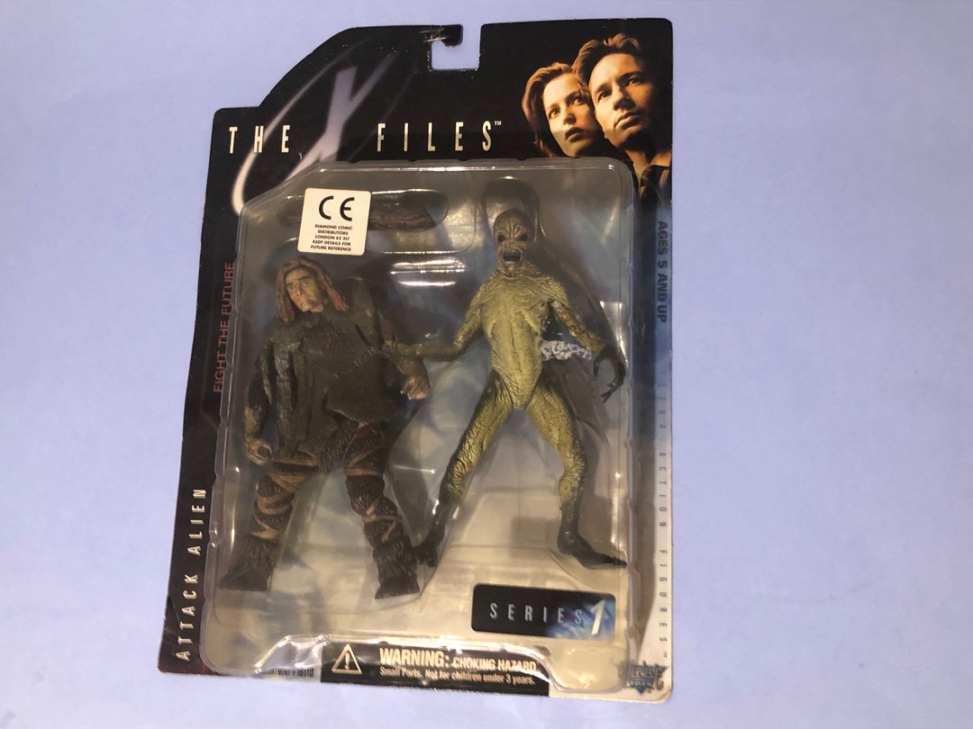 Mc Farlene X Files Series1 Attack Alien and Primitive Man Posable ...