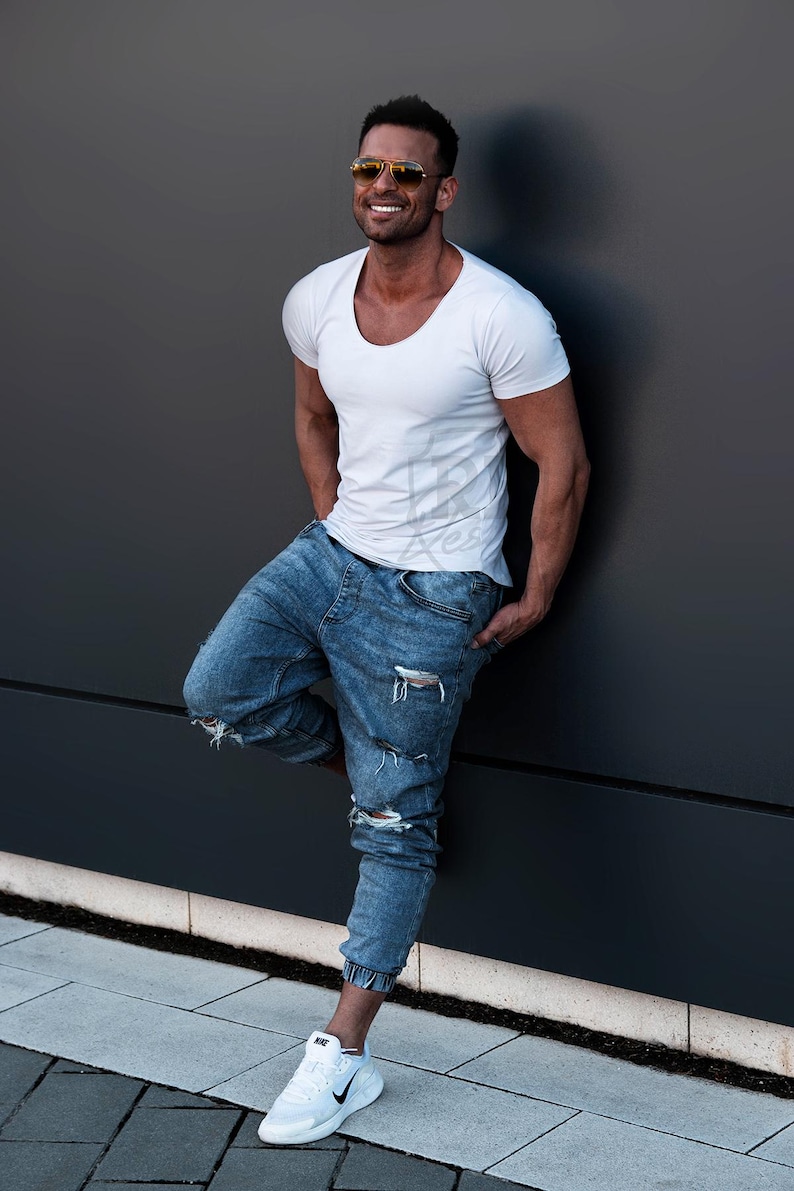 Men's White T-shirt / Plain Scoop Neck HQ Cotton / Slim Fit Street ...