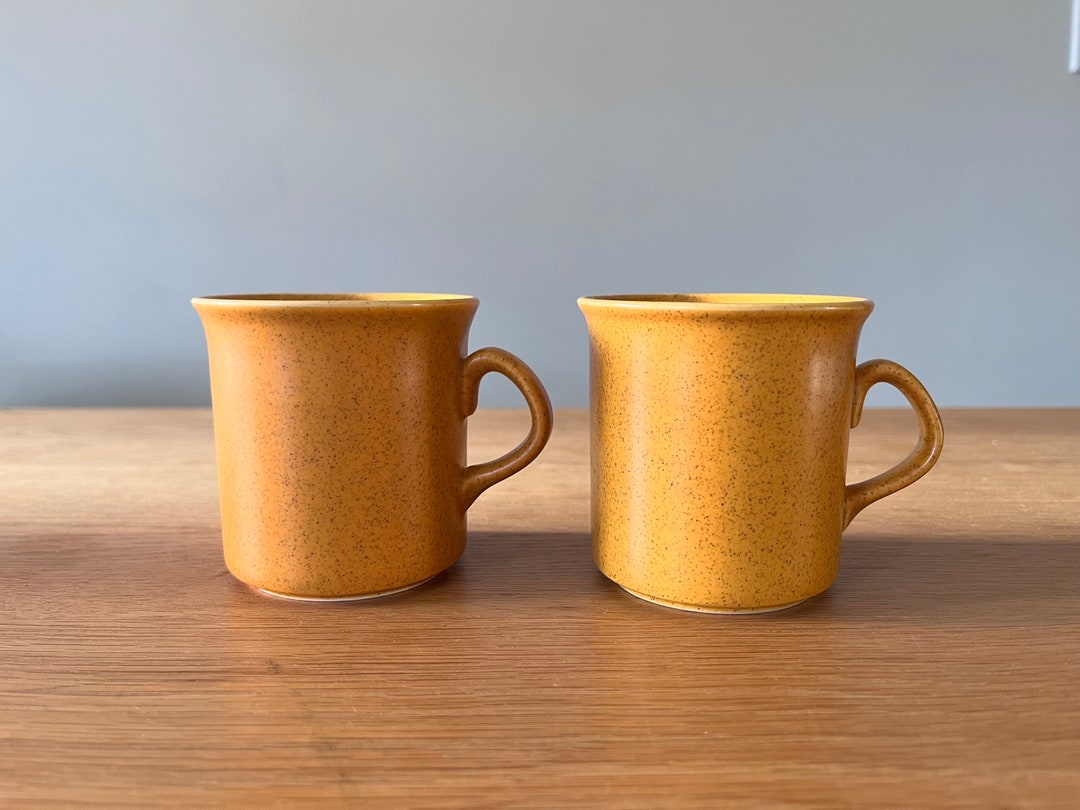 Vintage Mustard Yellow Mugs W Grey Speckle Finish - 1970s Kitchen ...