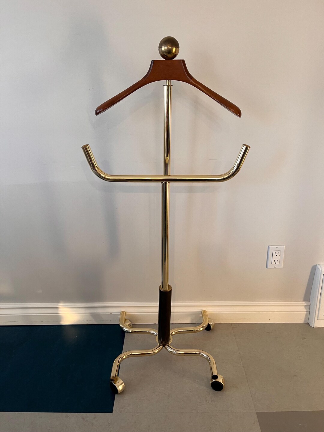 Mid Century Modern Brass and Wood Valet Stand - Vintage Butler ...