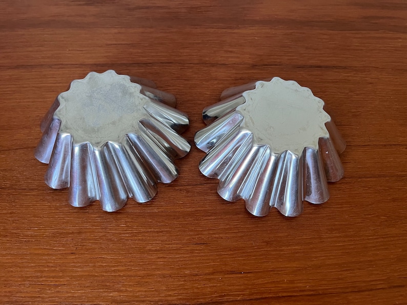 Classic Brioche Baking Molds - Set of 2 - Fluted Tin Molds - Scalloped ...