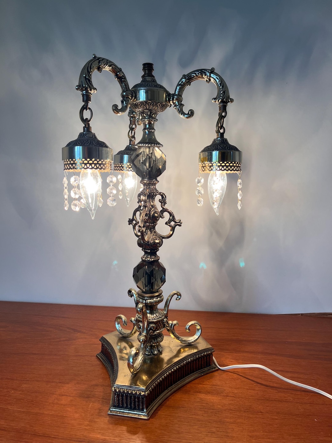 Vintage Hollywood Regency Table Lamp: Ornate Lucite & Crystal Design - Etsy