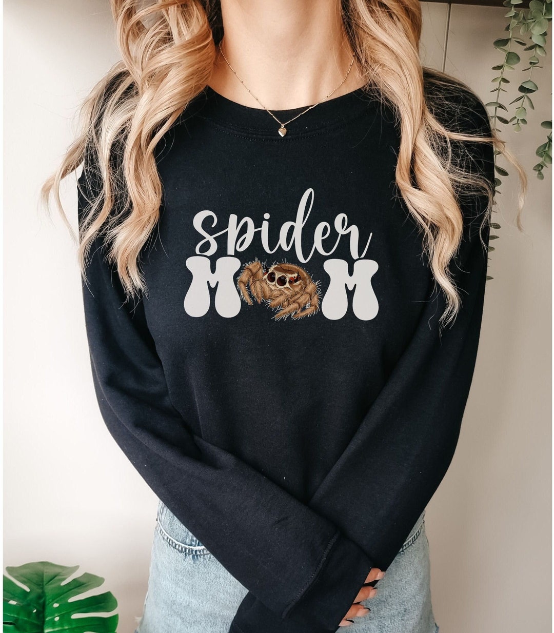 Spider Mom Sweatshirt, Cute Jumping Spider Mama Crewneck, Pet Spider ...