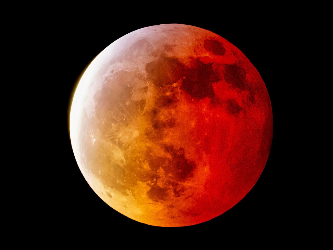 Super Blood Wolf Moon Lunar Eclipse 2019. Canvas Print Also - Etsy