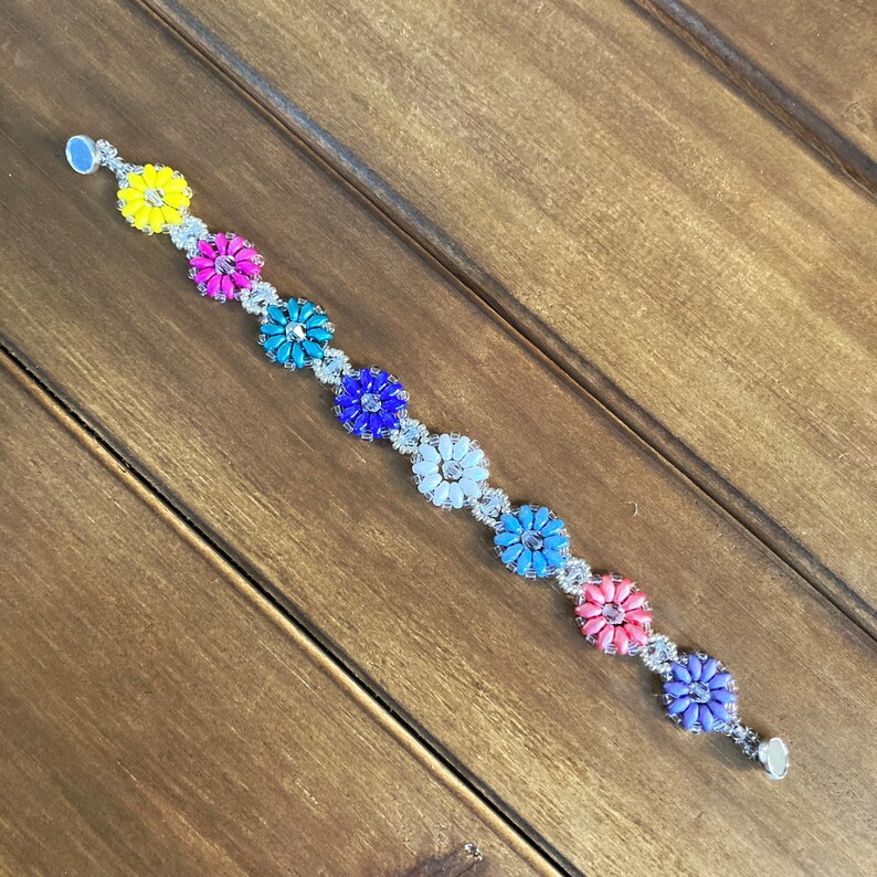 Tutorial for Little Beaded Flower Bracelet, With Multicolor Duo Beads ...