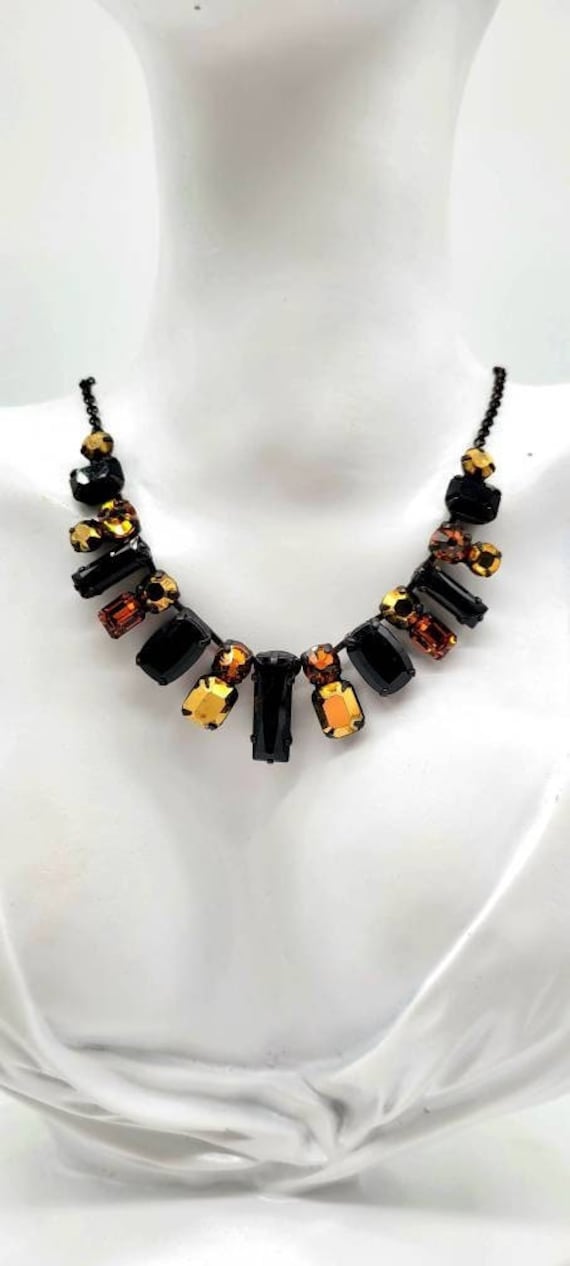 Swarovski rhinestone and black - Gem