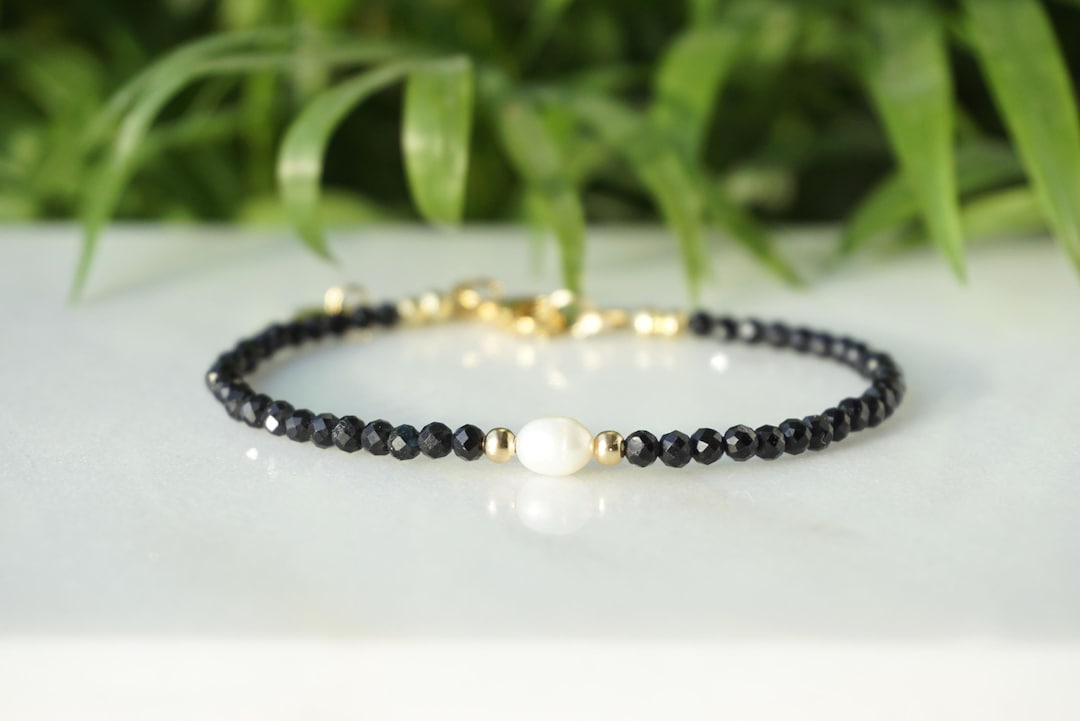 Schwarzer Turmalin und Perle Armband, kraftvoller Schutzstein ...