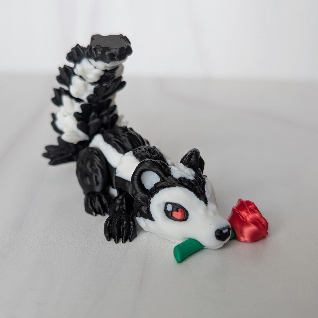 Skunk Holding Rose | 3d Printed Articulating Fidget Item - Etsy
