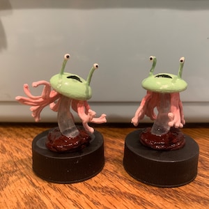 Flumph-painted DND Miniature - Etsy