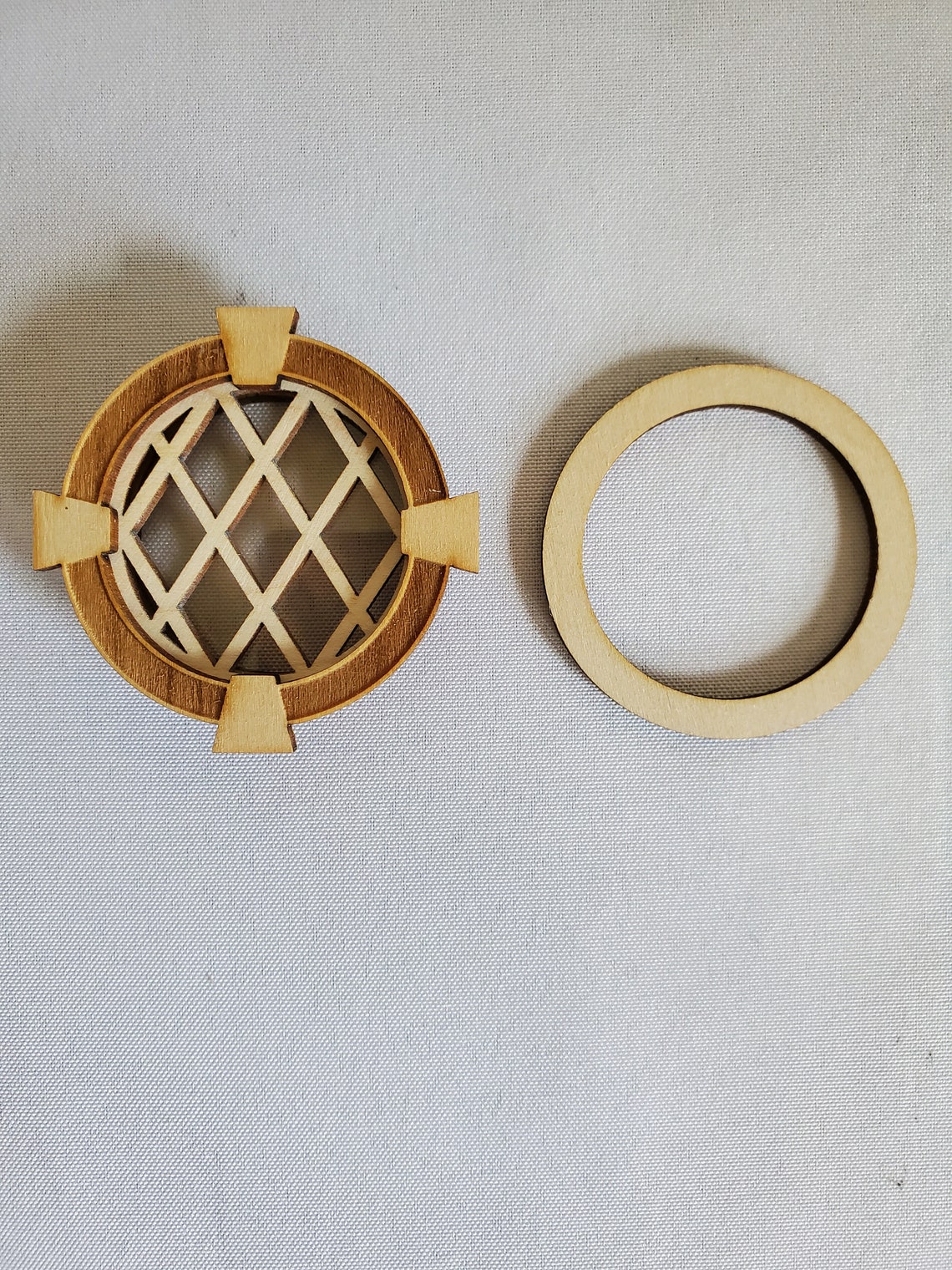 Round Diamond Window With Keystone Trim - Etsy