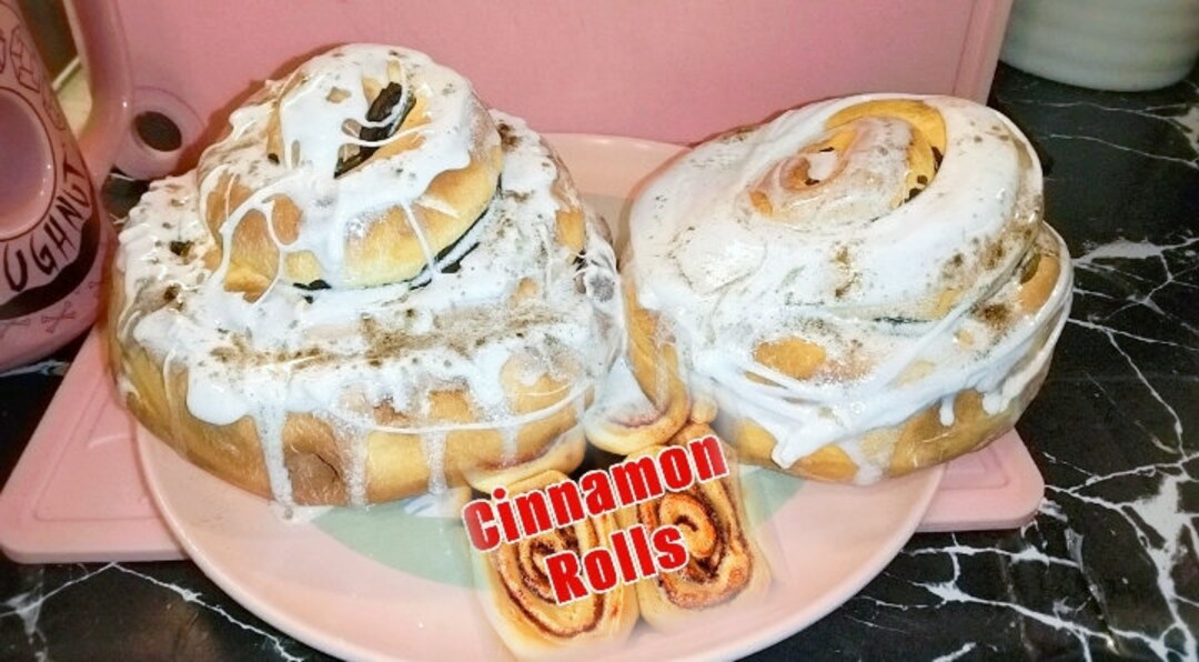 Faux Giant Cinnamon Rolls/ Fake Giant Cinnamon Rolls/ Cinnamon Rolls ...