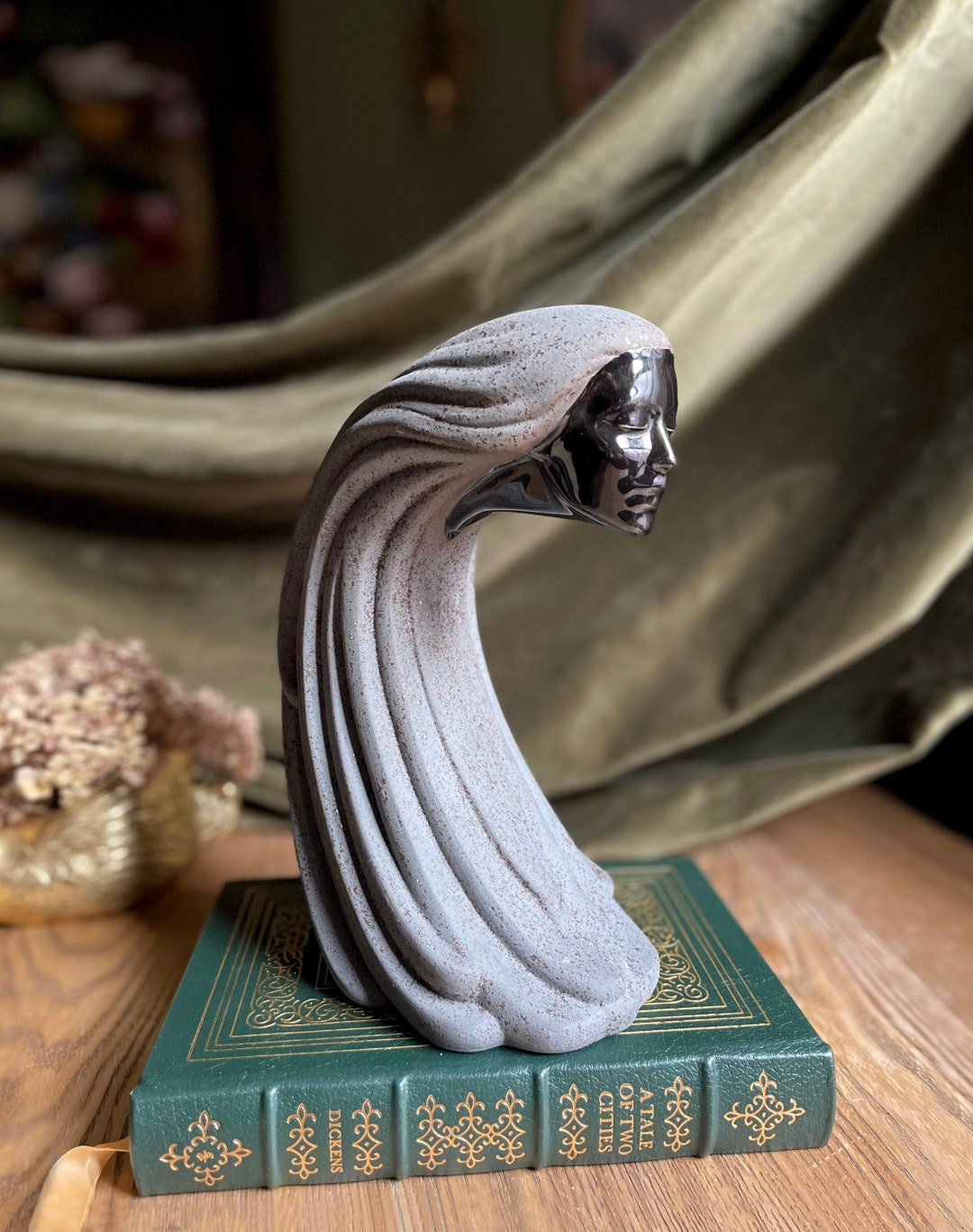 Vintage Art Deco Woman in the Wind Sculpture - Textured Dark Grey ...