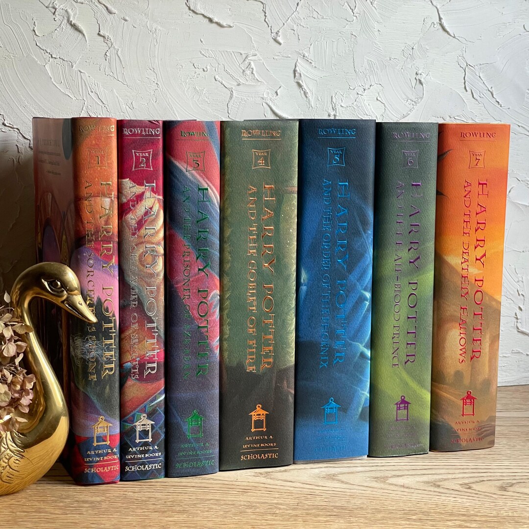 Vintage Harry Potter Complete Set of 7 Books -->very Lightly/not Used
