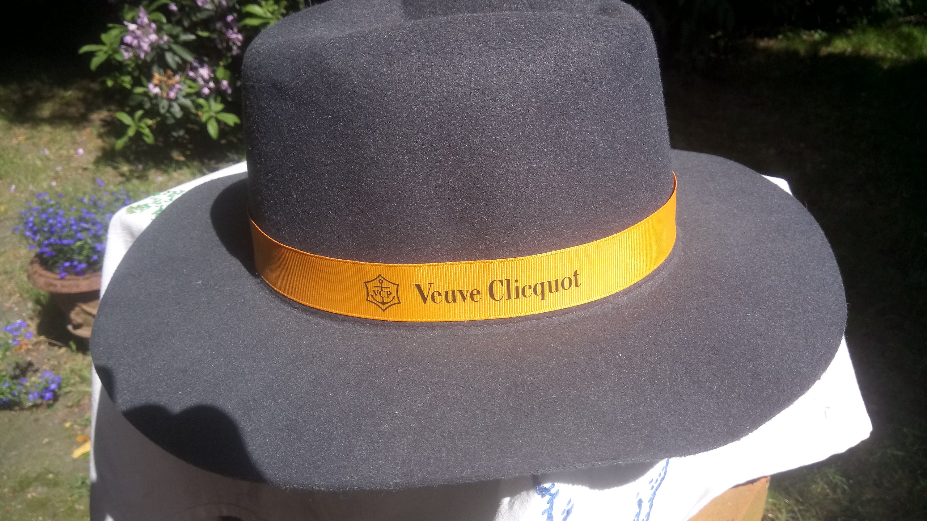Unique : Veuve Clicquot Party Hat - Etsy