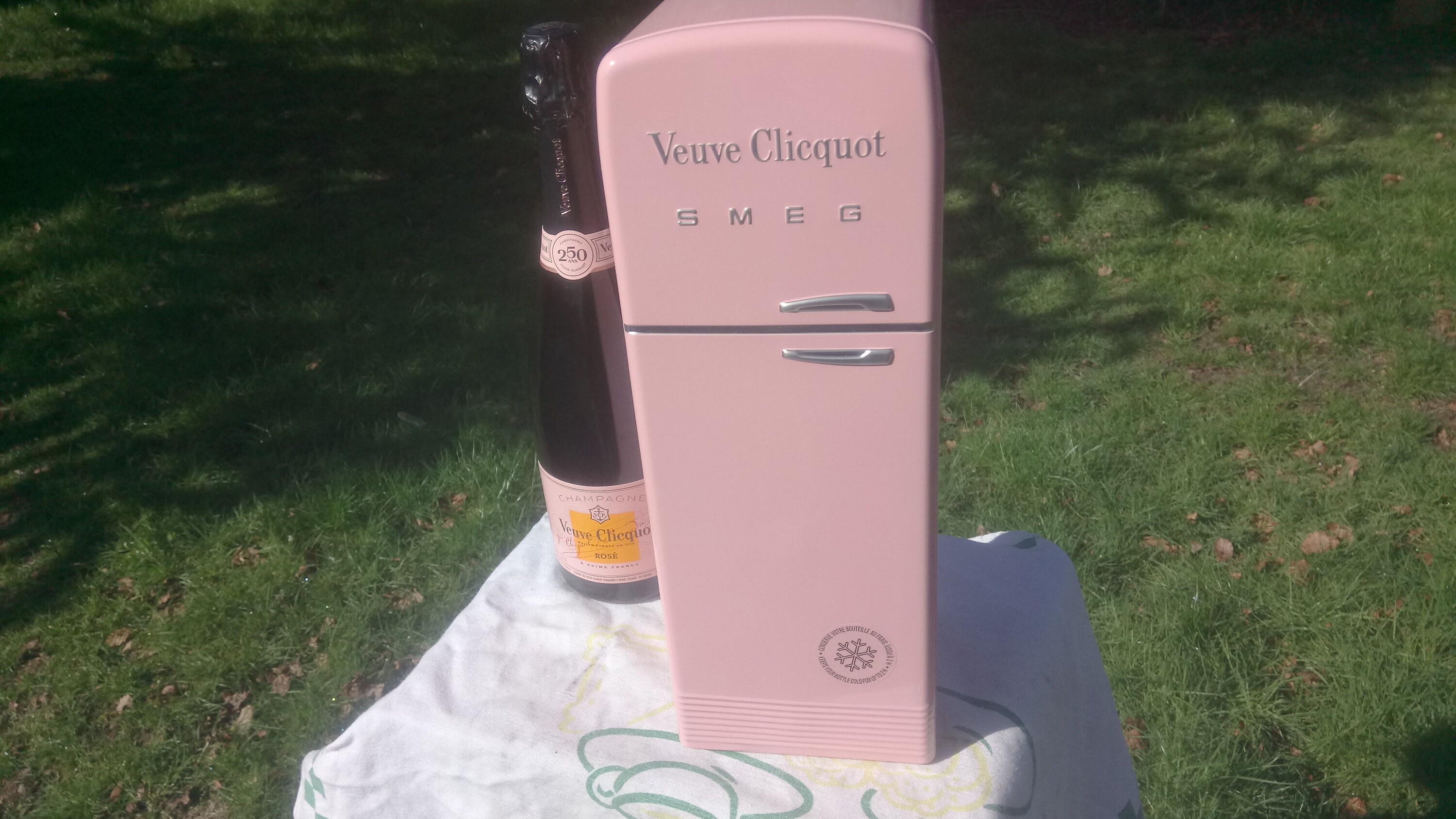 Very Rare : Veuve Clicquot SMEG Pink Fridge Box - for Champagne Bottle ...