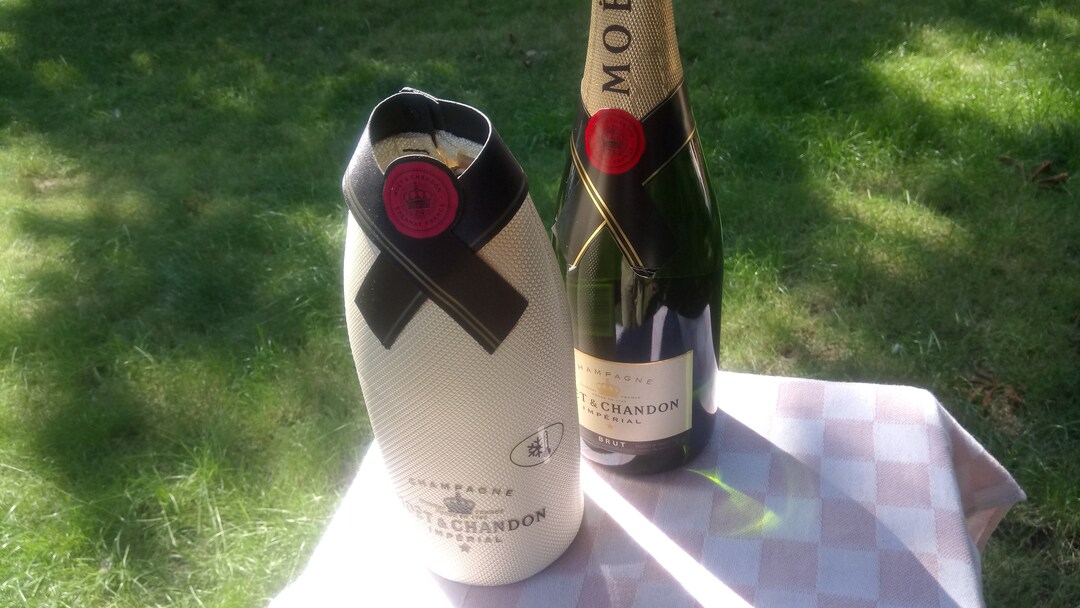 Moet & Chandon | French Insulated Case for Moët Et Chandon Champagne ...