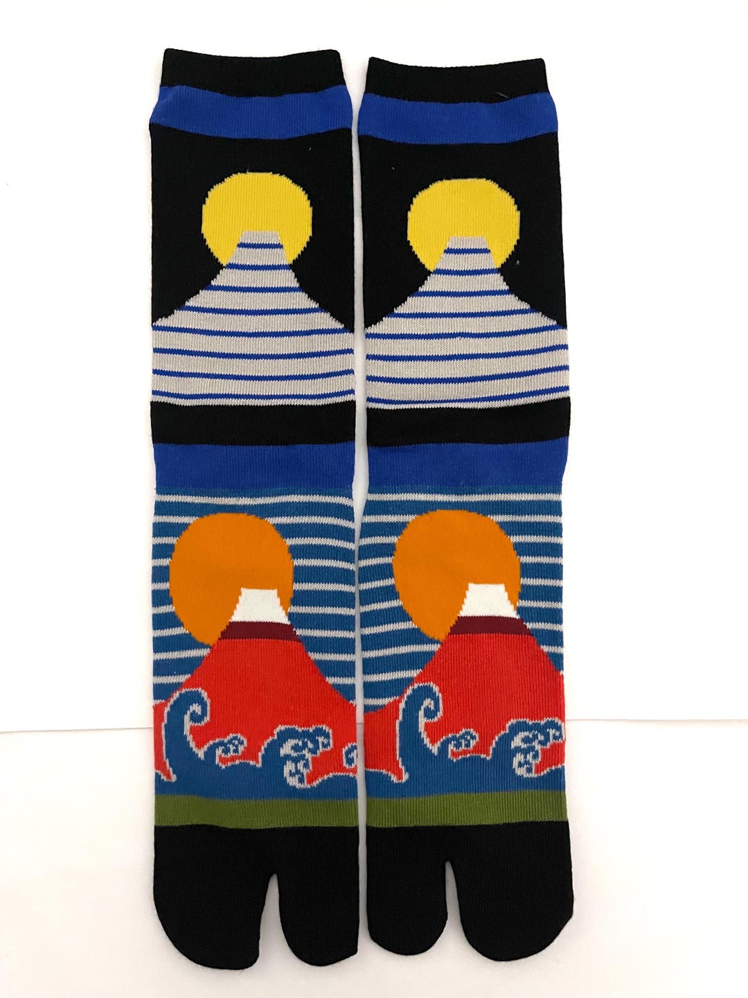 Mt. Fuji Tabi Socks: Japanese Split-toe Crew Socks - Etsy