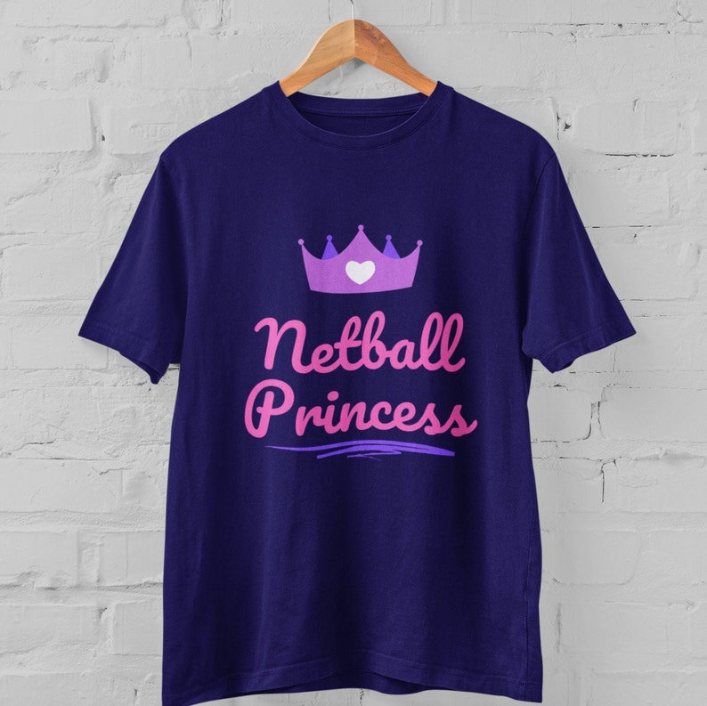 NETBALL T-SHIRT Slogan QUEEN of of the Court, Funny, Humour, Great Gift ...