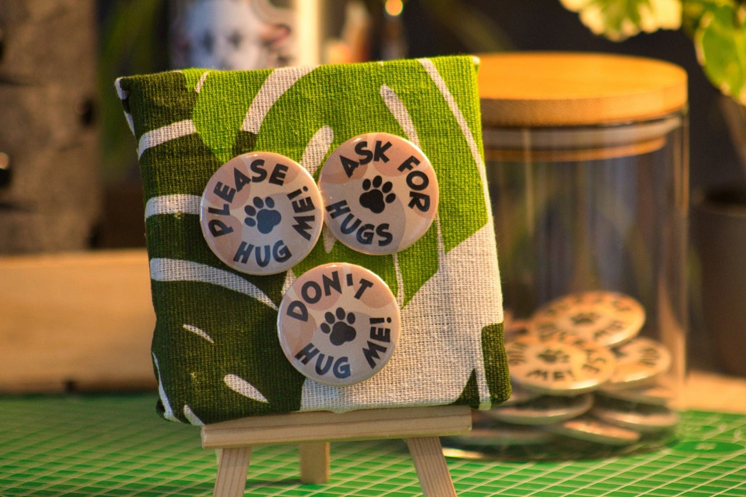 Hug Buttons rundes Design 37mm Bitte, Nicht, und Frag für Umarmungen ...