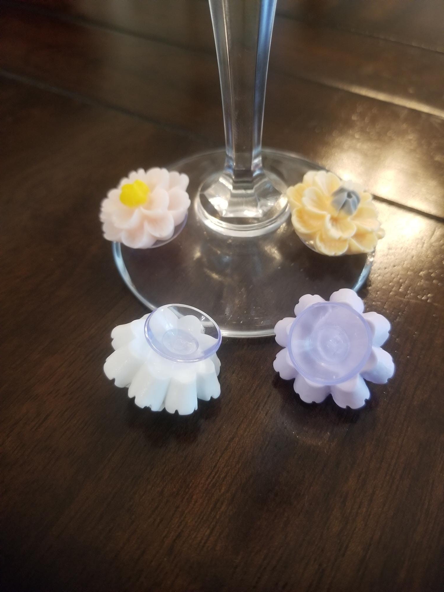 8pc. Beautiful Suction Flower Glass Markers/drink Markers/glass Charms ...