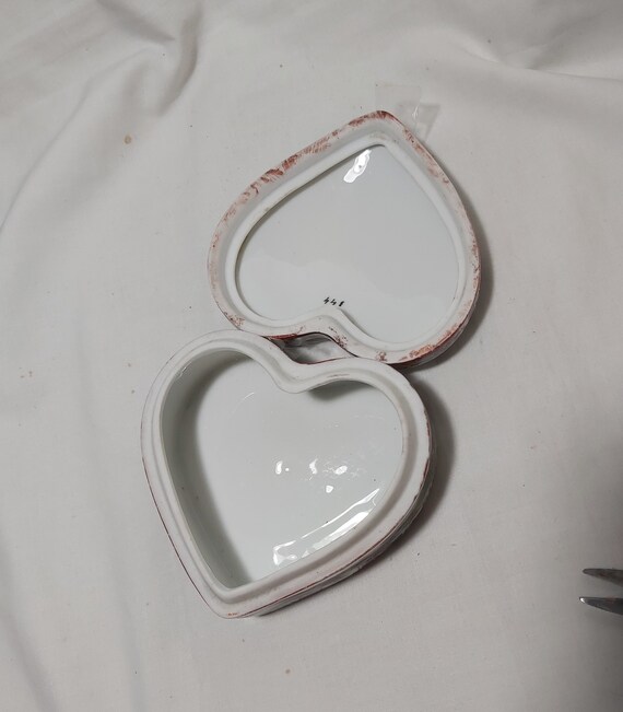 Vintage Japanese handpainted Porcelain trinket box L9… - Gem