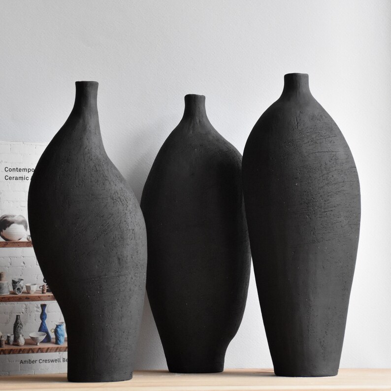 V-vase B2 Black Sculptural Vase Minimalist Modern Ceramic - Etsy