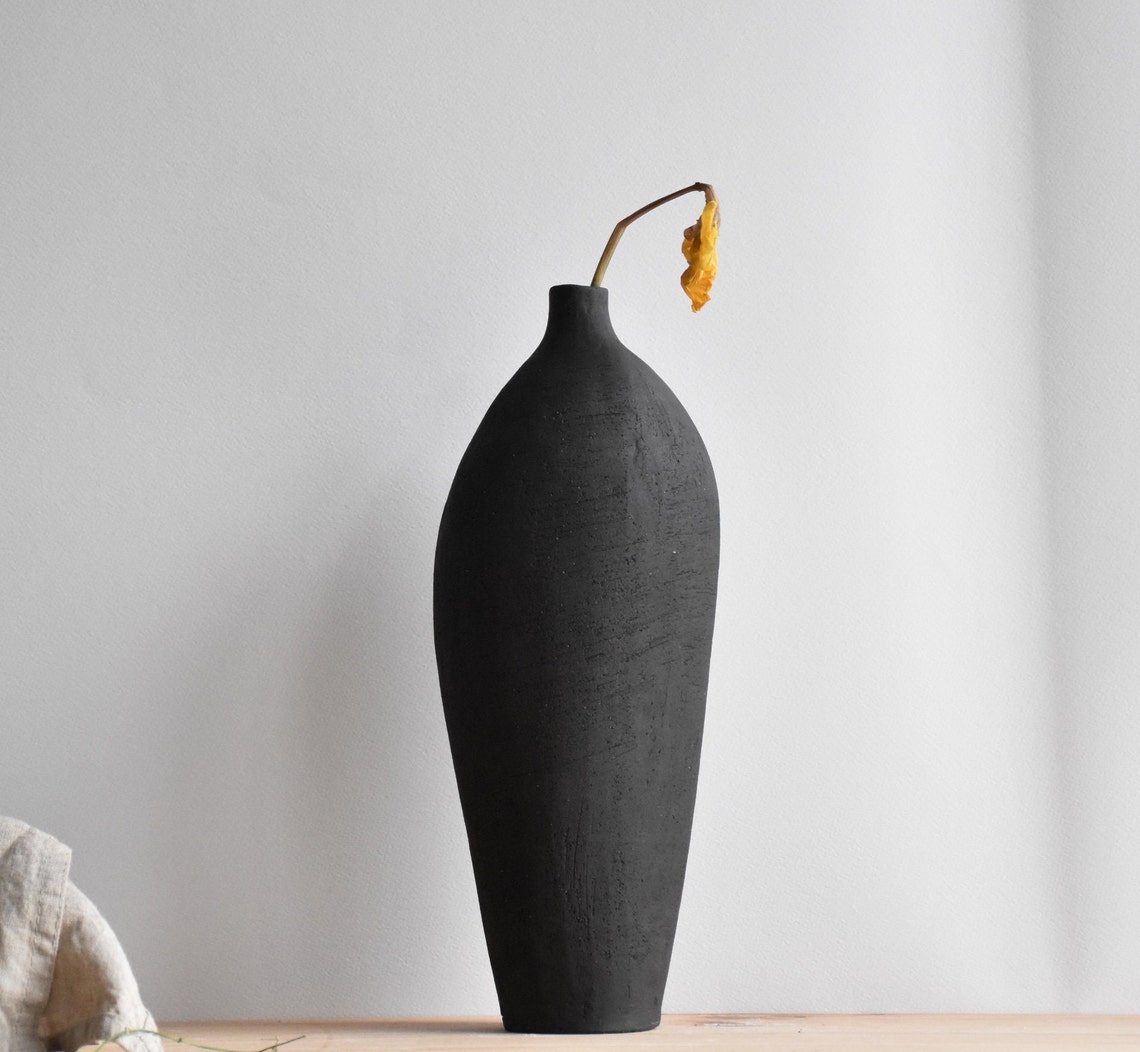 V-vase B2 Black Sculptural Vase Minimalist Modern Ceramic - Etsy