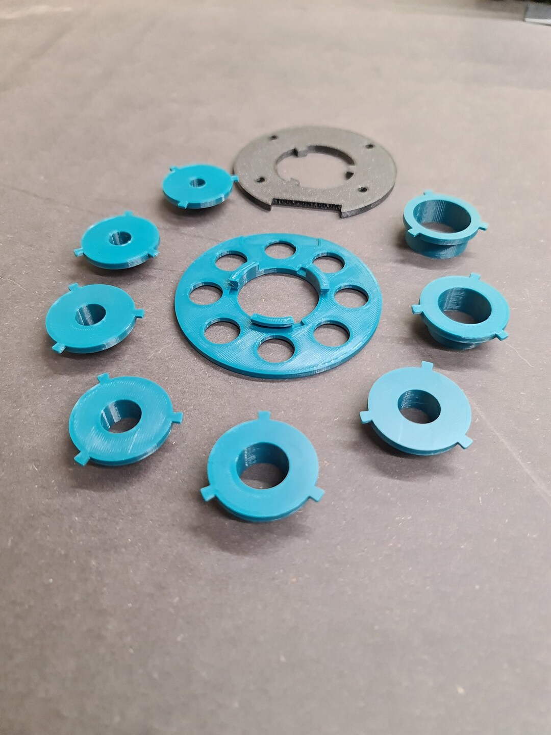 MAKITA Guide Bush Set of 8 X METRIC or 7 X IMPERIAL Sizes. Twistlock ...