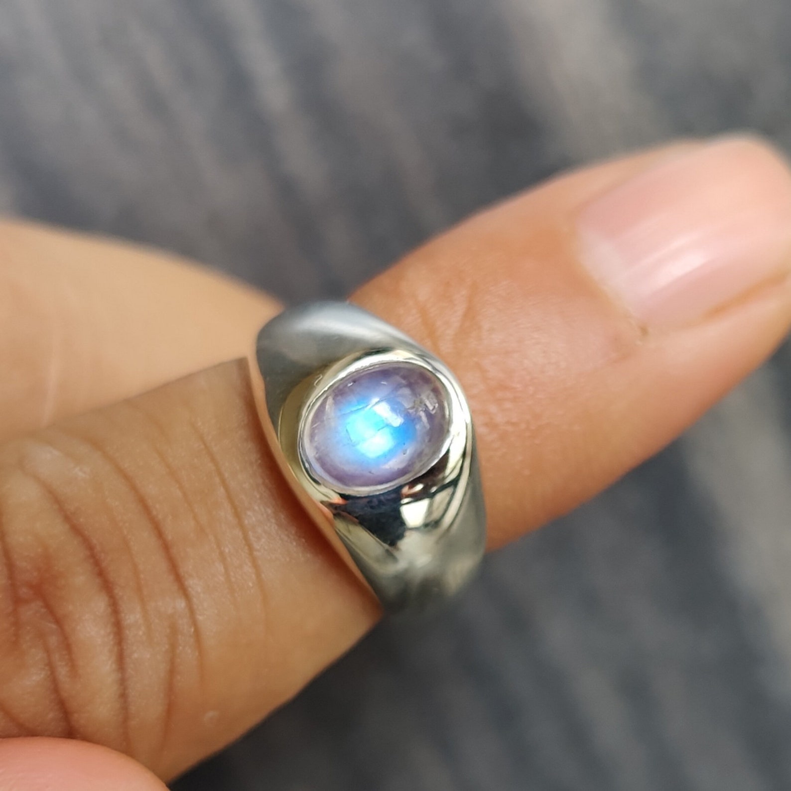 Signet 6X8 MM Rainbow Moonstone Oval Shape Ring, 925 Solid Sterling ...