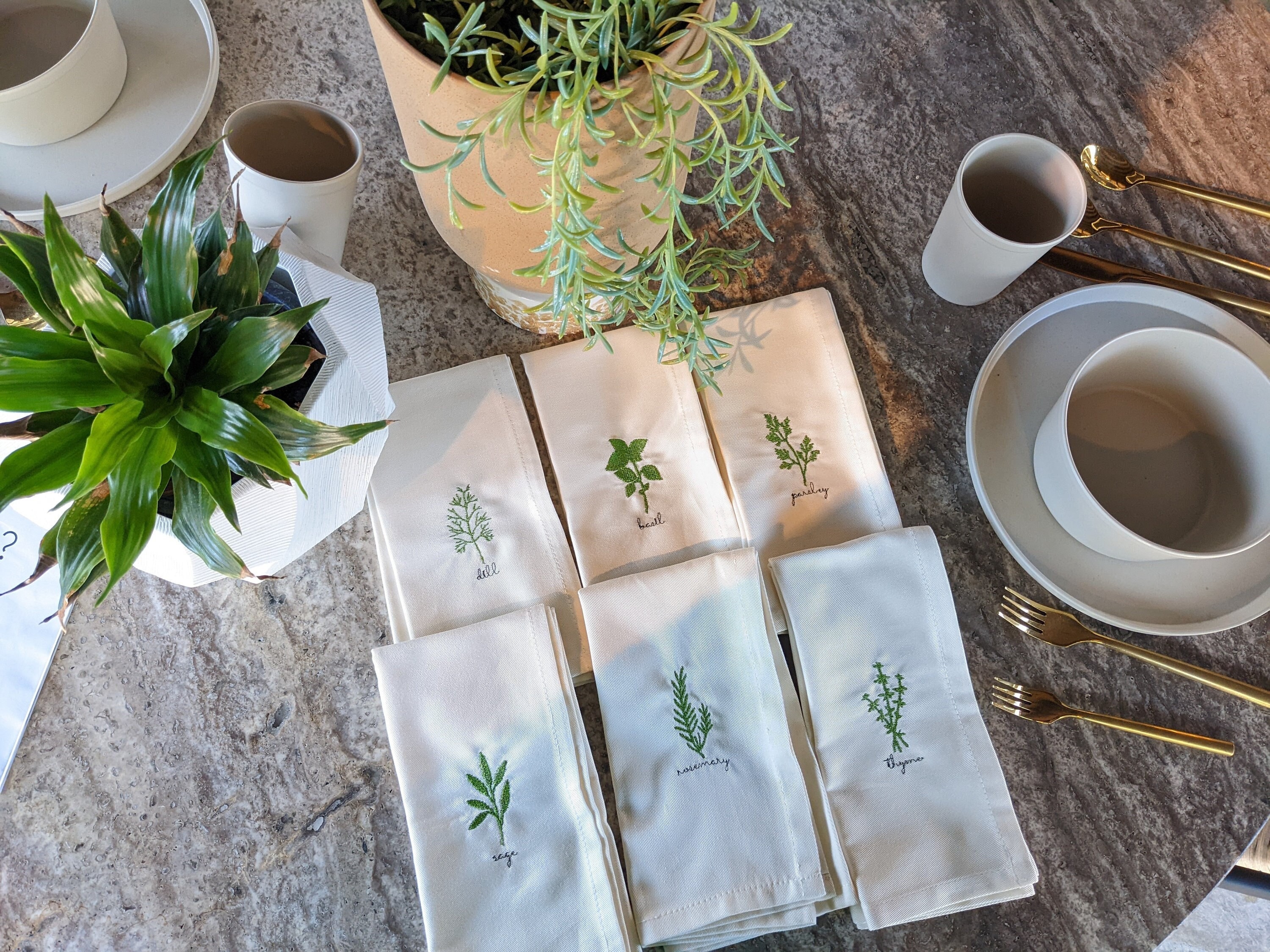 Embroidered Herb Cloth Napkins Set, Custom Botanical Embroidery ...