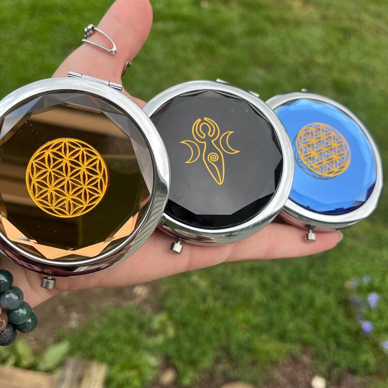 Vintage Compact - Etsy