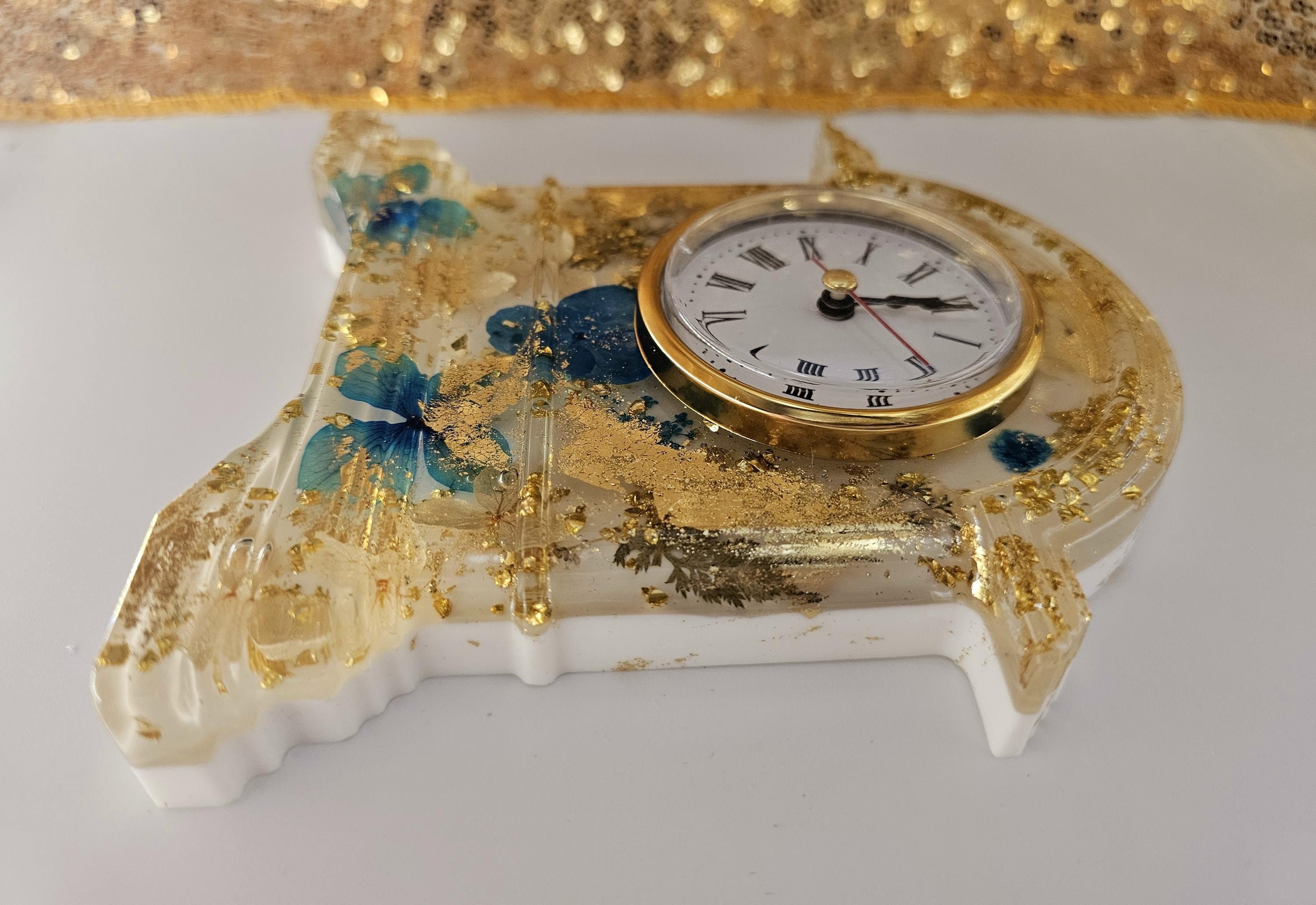 Handmade Resin Mantle Clock: Pressed Flower & Gold Flakes - Etsy