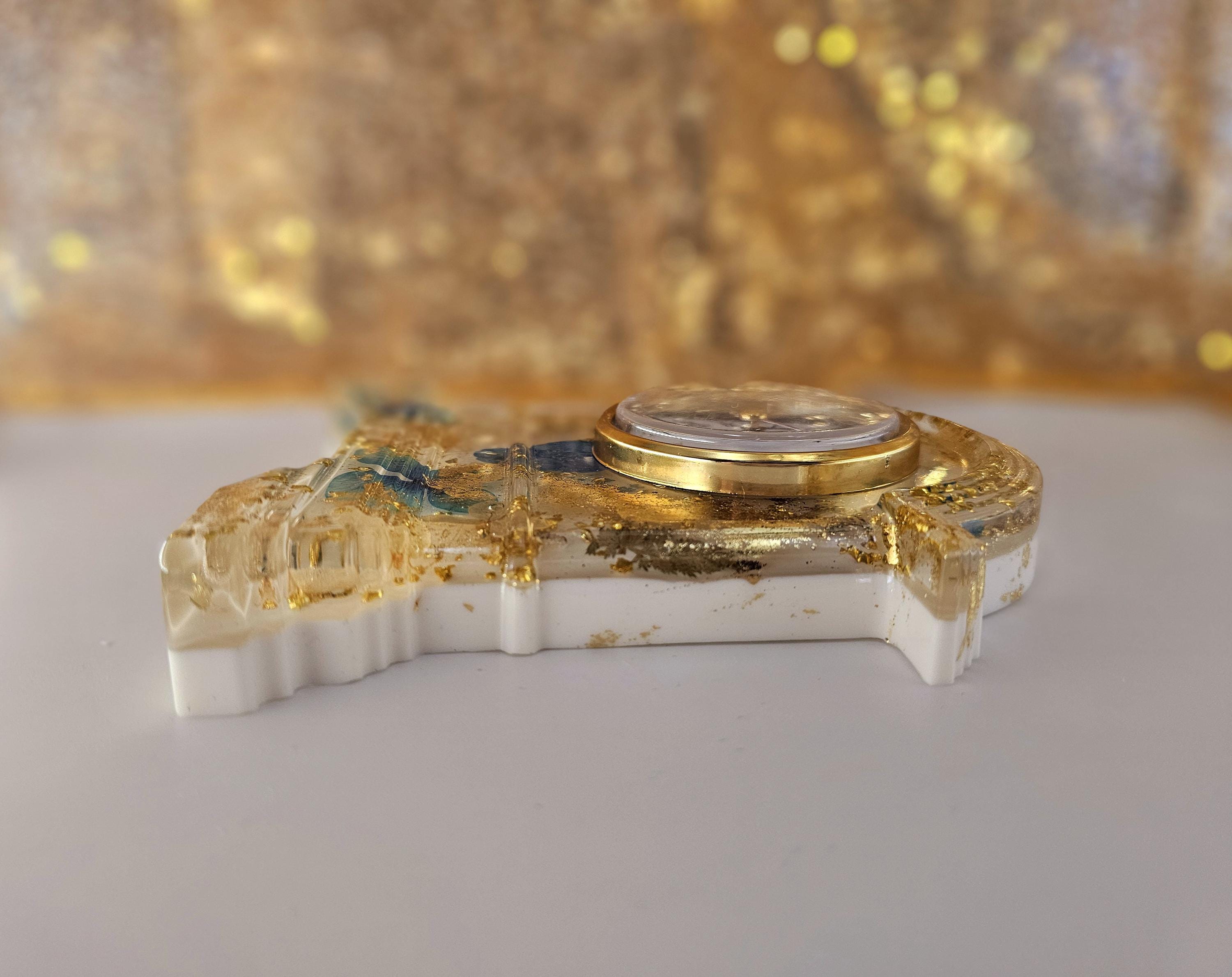 Handmade Resin Mantle Clock: Pressed Flower & Gold Flakes - Etsy